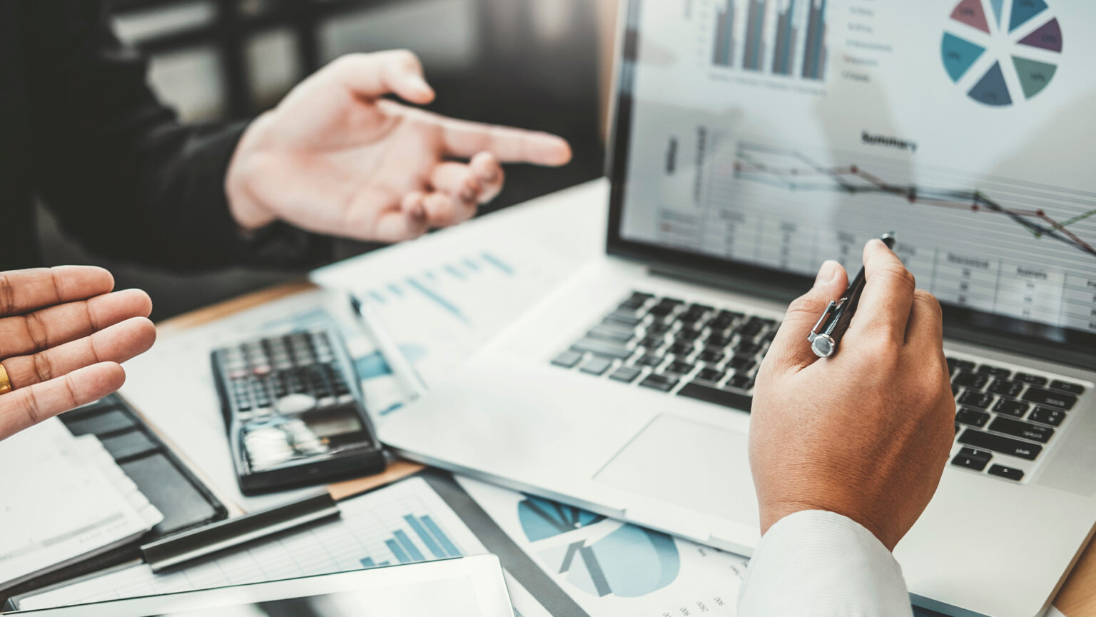 The Pros And Cons Of Retained Earnings - Wealth & Finance International